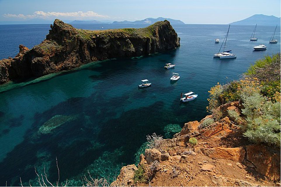 Nejkrásnější pláže Liparských ostrovů | FerryBooking24